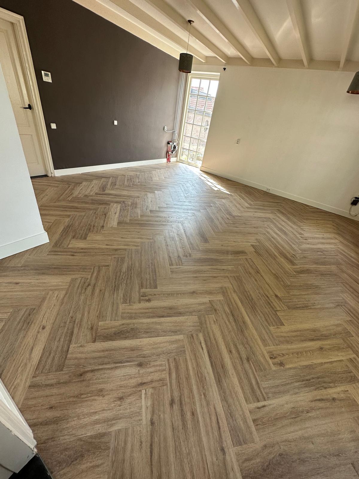 PVC Visgraat woonkamer | 4 on the Floor